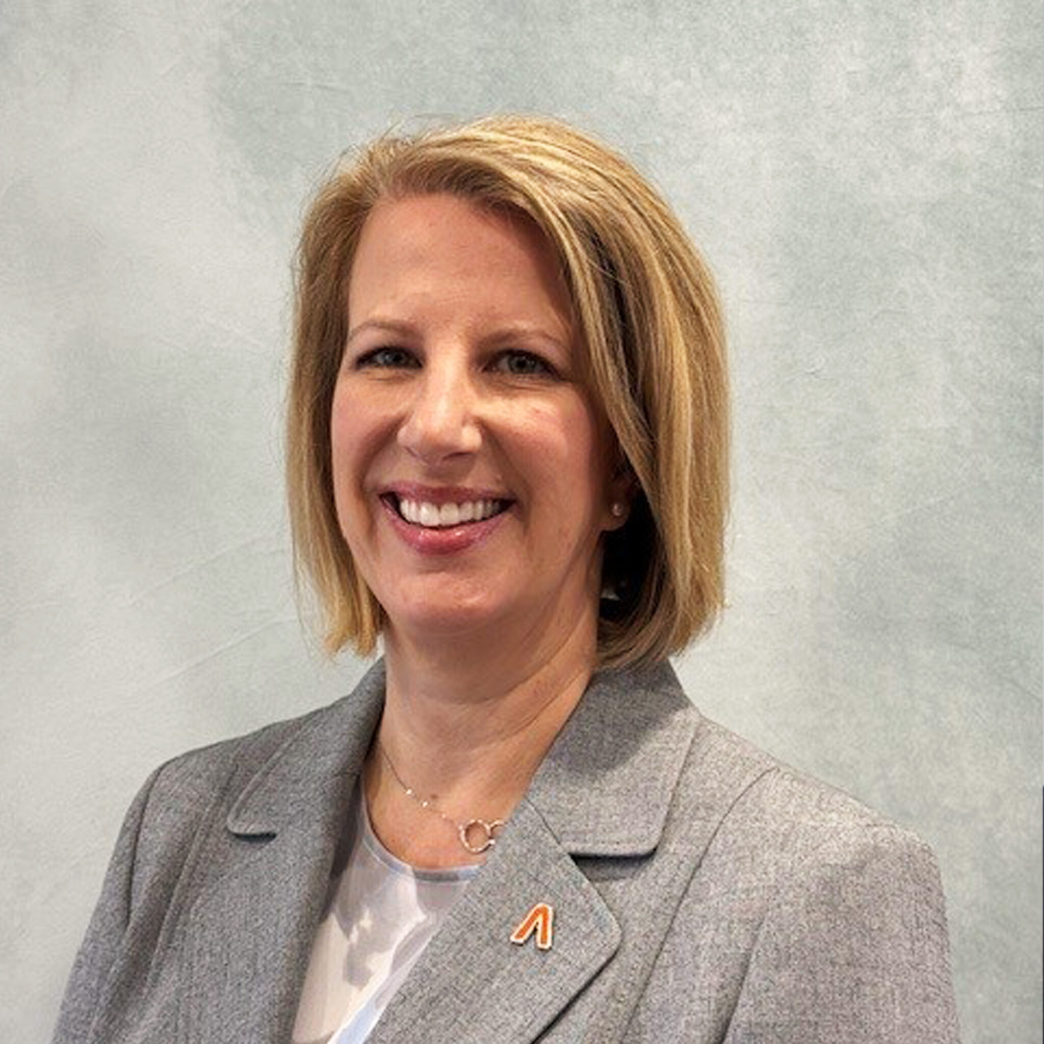 Julie DiMare | Amerant Bank